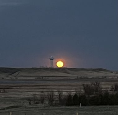 Luna rising - SkySpy Photos, Images, Video